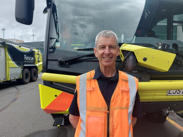 People of the airport - Graham Rock